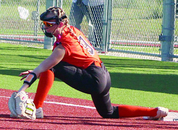 Lady Horns take down Trojanettes in bi-district | Schulenburg Sticker