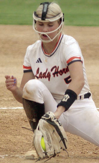 Lady Horns sweep doubleheader, face Charlotte in bi-district series ...